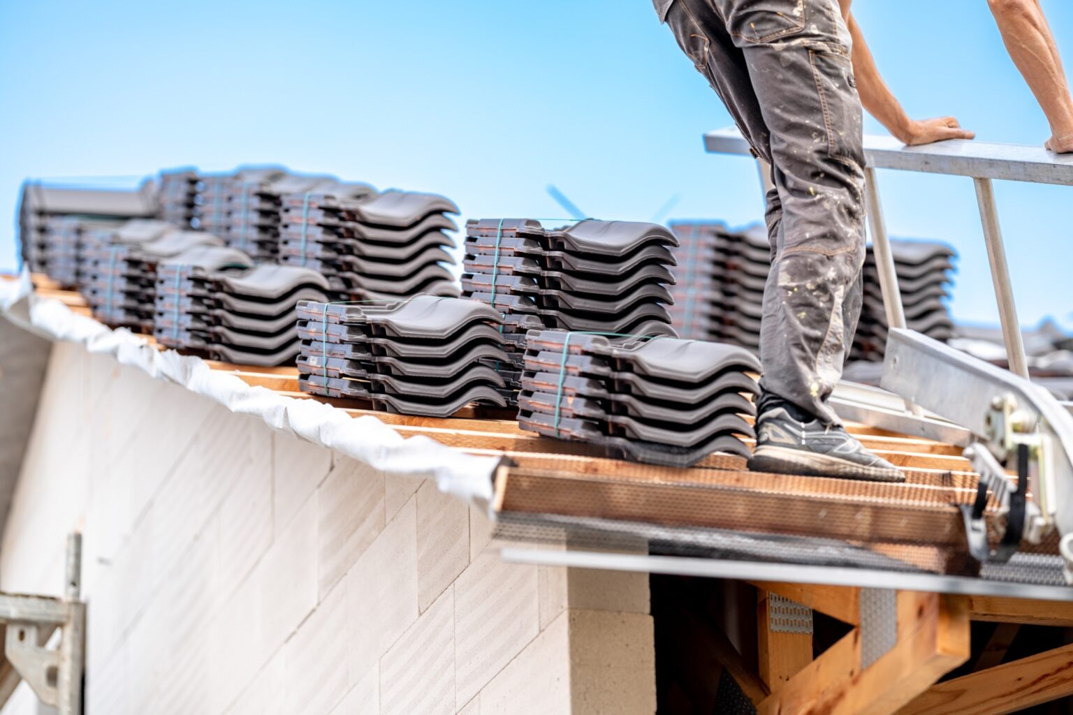 Understanding the Thickness of Commercial Roofing